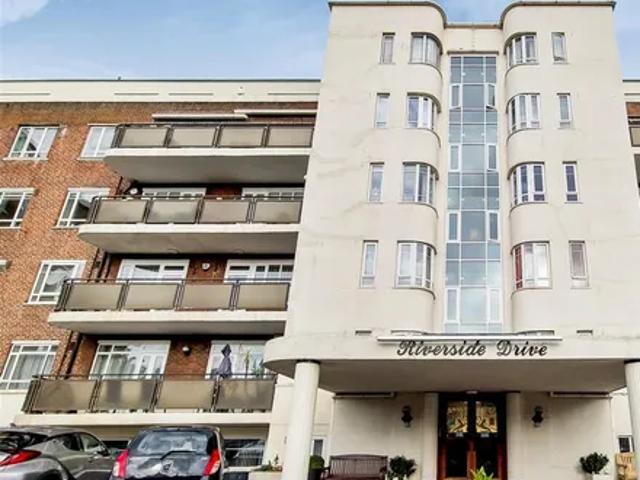 Golders Manor Drive, Golders Green Road, London, NW11 9PS, United Kingdom | 5 bed house for rent #138593586 | Rentberry