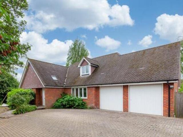 Golders Close, Ickford, 4 Bedroom Detached