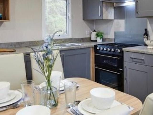 Golders Green NW11, 1 bed terraced house to rent, £1,800 pcm | PrimeLocation