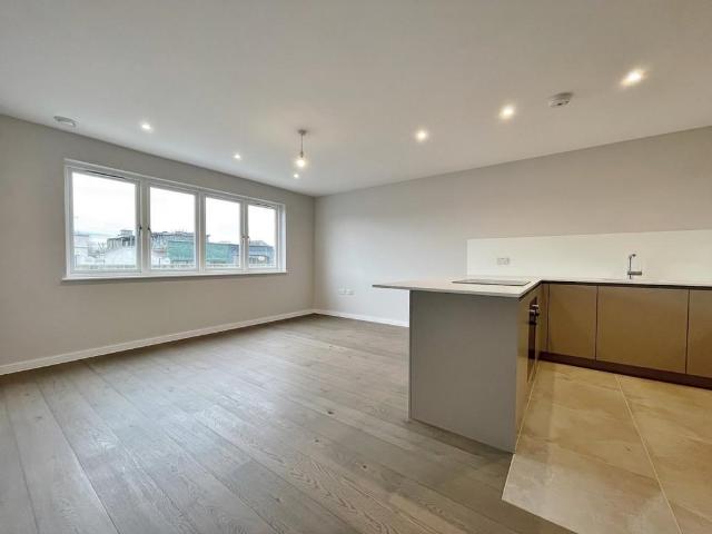 Golders Green Road, Golders Green 2 bed house to rent £2,250 pcm £519 pw