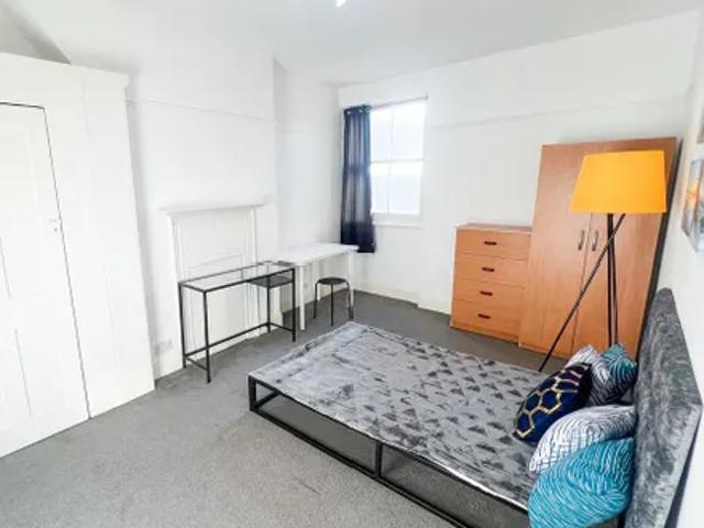 Golders Green Road, London, NW11 8LN, United Kingdom | Room for rent #118047534 | Rentberry