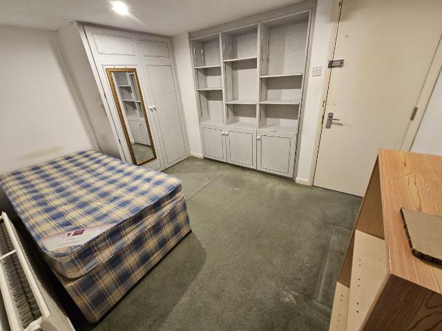 Golders Green Road, London NW11, Room to rent, £600 pcm | PrimeLocation