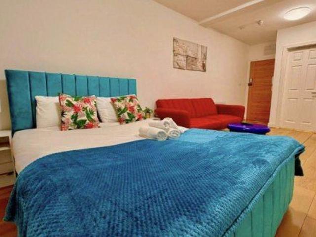 Golders Green Road, London, Greater London NW11, Room to rent, £1,621 pppm | PrimeLocation