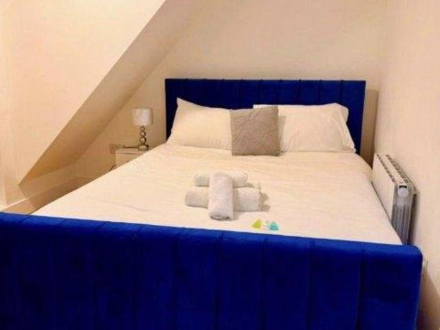 Golders Green Road Studio to rent £1,620 pcm £374 pw