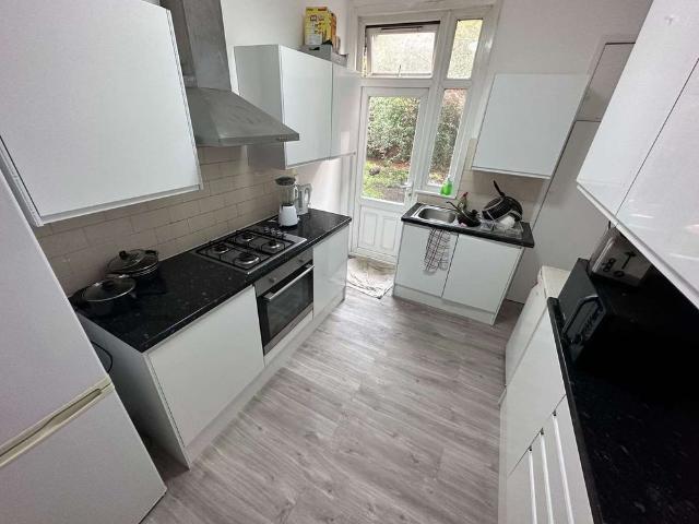 Golders Rise Room GB