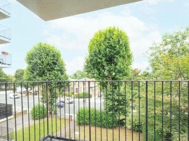 Goldhawk Road, Ravenscourt Park, 2 Bedroom Flat