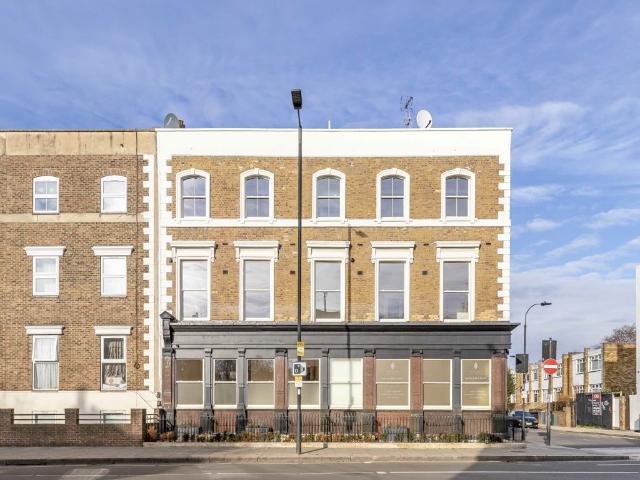 Goldhawk Road, Shepherds Bush W12, 2 bed flat to rent, £2,747 pcm | PrimeLocation
