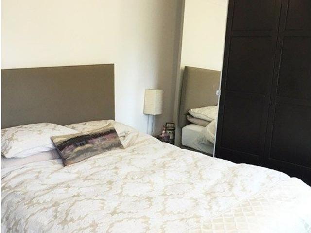 Goldhawk Road, Shepherds Bush W12, 3 bed flat to rent, £3,500 pcm | PrimeLocation