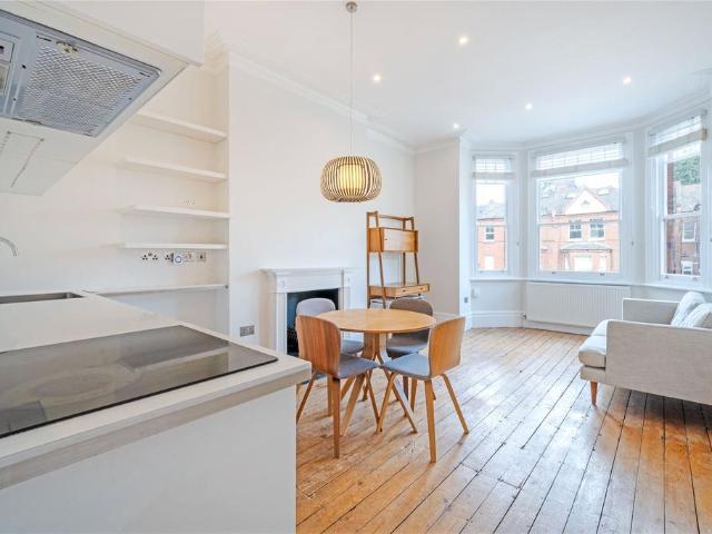 Goldhurst Terrace, South Hampstead. 2 bed flat to rent £2,750 pcm £635 pw