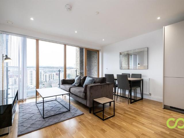 Golding Lodge, Wellington Street. 1 bed flat to rent £1,800 pcm £415 pw