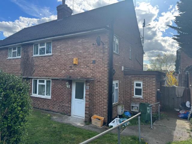 Goldings Crescent, Vange SS16, 1 bed flat to rent, £1,000 pcm | PrimeLocation