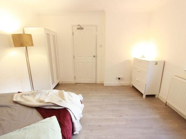 Goldings Crescent, Hatfield AL10, Room to rent, £600 pcm | PrimeLocation
