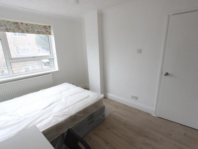 Goldings Crescent, Hatfield AL10, Room to rent, £625 pcm | PrimeLocation