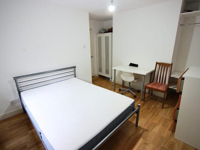 Goldings Crescent, Hatfield AL10, Room to rent, £690 pcm | PrimeLocation