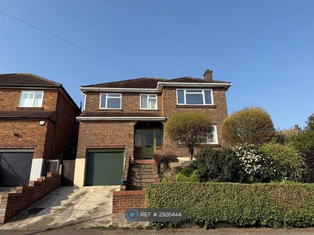 Goldings Road, Loughton IG10, 4 bed detached house to rent, £2,600 pcm | PrimeLocation