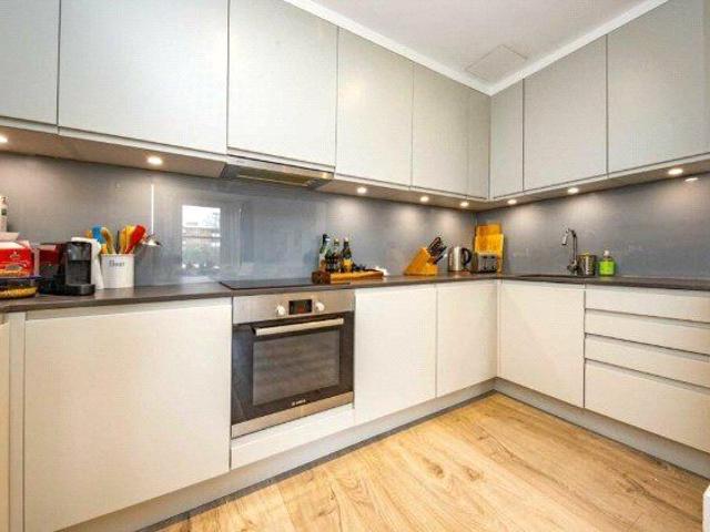 Goldington Crescent, London NW1, 3 bed flat to rent, £3,700 pcm | PrimeLocation