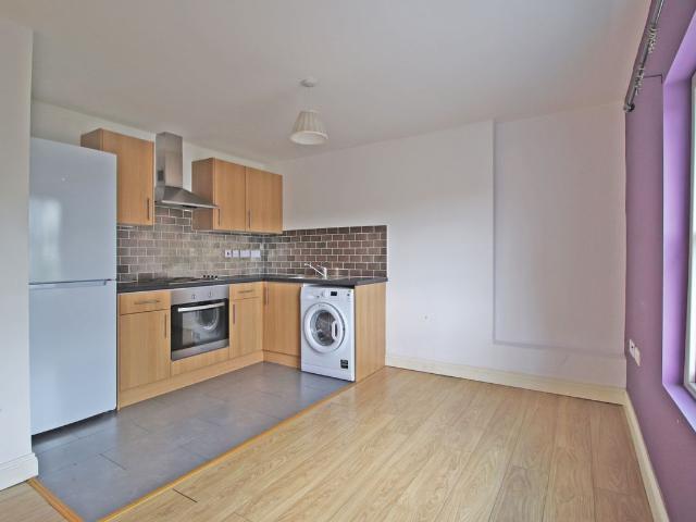 Goldington Road, Bedford MK40, 2 bed flat to rent, £1,050 pcm | PrimeLocation