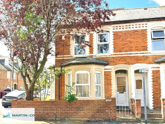 Goldsmid Road, Reading 4 bed semi detached house to rent £1,900 pcm £438 pw