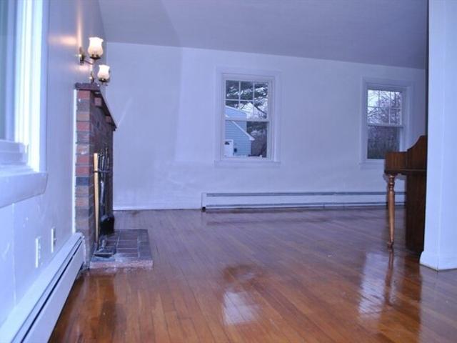Goldsmith Ave, Beverly, Home For Sale