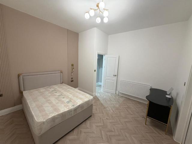 Goldsmith Avenue, Acton, Ealing W3, 2 bed flat to rent, £2,750 pcm | PrimeLocation