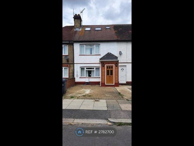 Goldsmith Avenue, London NW9, 4 bed terraced house to rent, £3,100 pcm | PrimeLocation