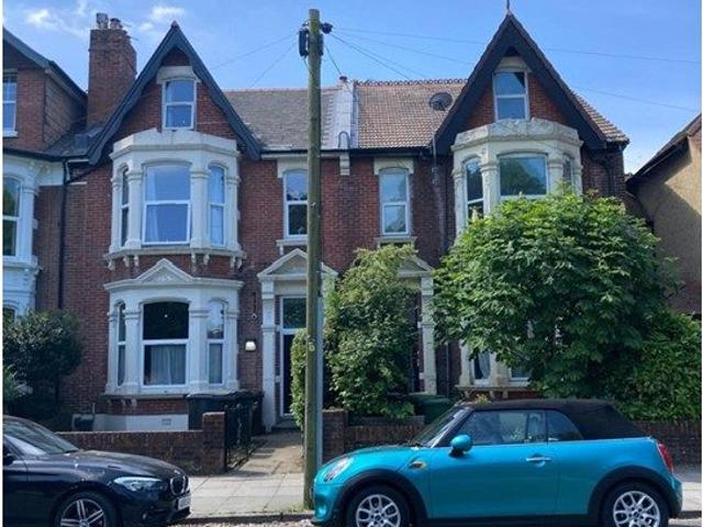 Goldsmith Avenue, Southsea PO4, 2 bed flat to rent, £1,350 pcm | PrimeLocation