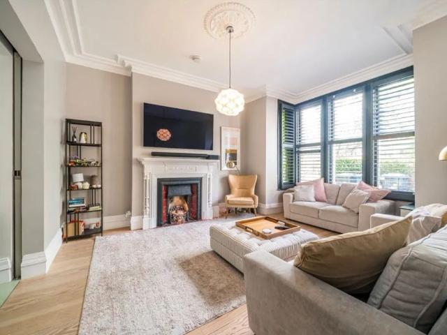 Goldsmith Avenue, W3 6HW, London