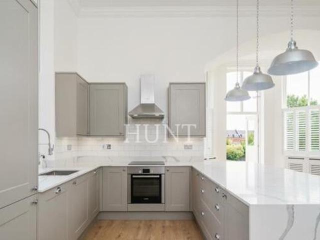 Goldsmith House, Repton Park, 3 Bedroom Apartment