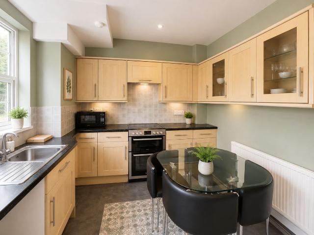 Goldsmith Road, London SE15, 3 bed flat to rent, £2,300 pcm | PrimeLocation