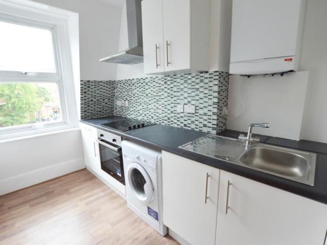 Goldsmiths Row,Broadway Market, E2 2 bed flat to rent £2,200 pcm £508 pw