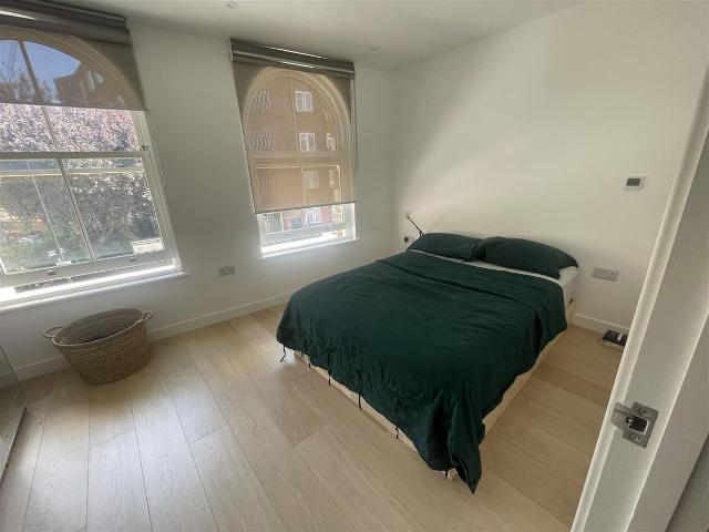 Goldsmiths Row, London E2, 1 bed flat to rent, £2,650 pcm | PrimeLocation