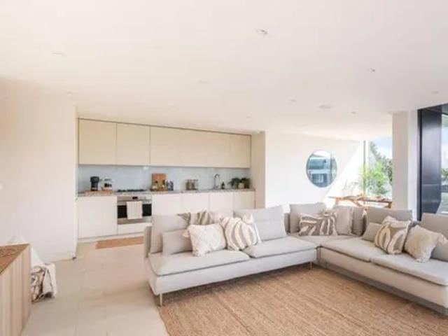 Goldschmidt & Howland, Parkway, London, NW1 7PP, United Kingdom | 3 bed apartment for rent #154575814 | Rentberry