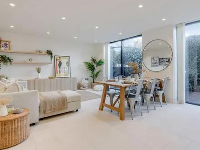 Goldschmidt & Howland, Parkway, London, NW1 7PP, United Kingdom | 2 bed apartment for rent #138511231 | Rentberry