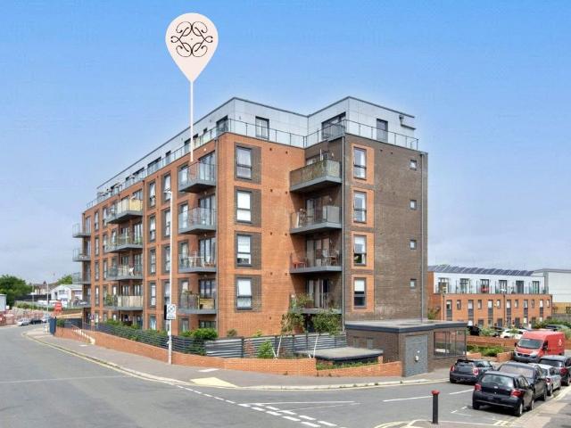 Goldstone Lane, Hove, East Sussex BN3, 2 bed flat to rent, £1,900 pcm | PrimeLocation