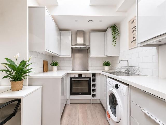 Goldstone Street, Hove BN3, 1 bed flat to rent, £1,250 pcm | PrimeLocation