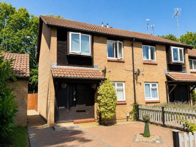 Goldsworth Park, Woking, Surrey GU21, 1 bed maisonette to rent, £1,250 pcm | PrimeLocation
