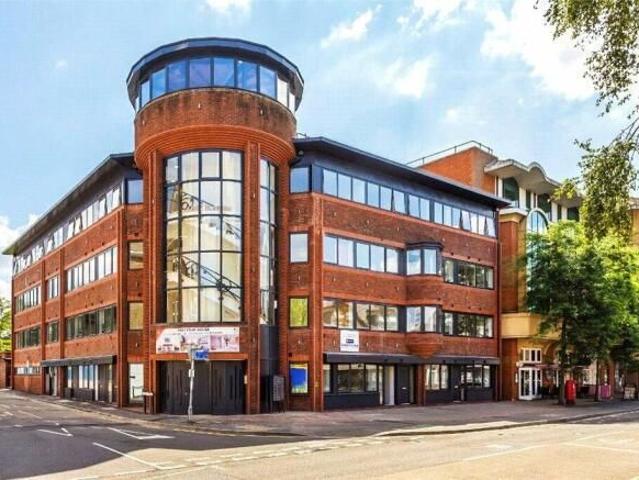 Goldsworth Road, Woking, Surrey, GU21