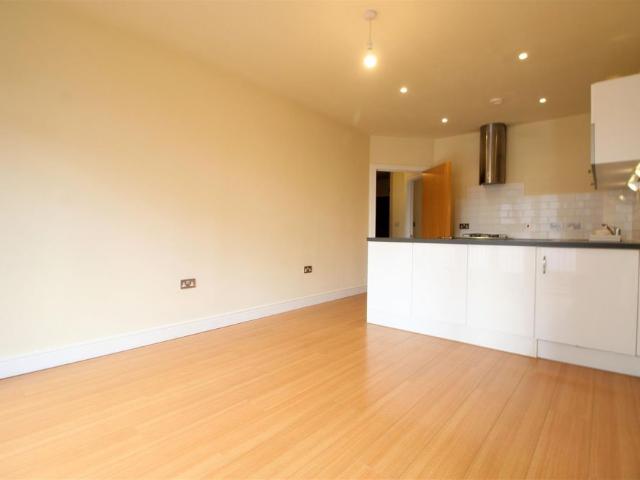 Goldsworth Road, Woking, Surrey, GU21 6JY