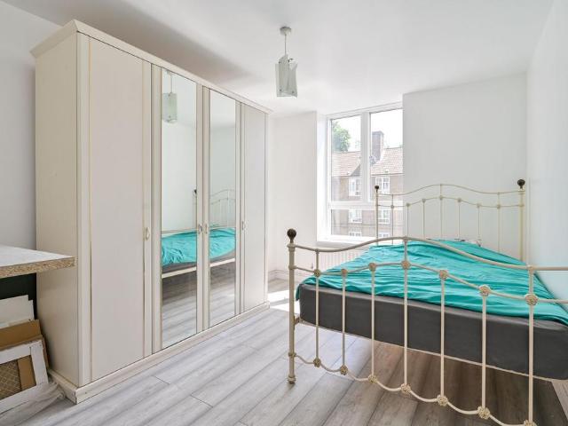 Goldwell House, Denmark Hill, London. 2 bed flat to rent £2,100 pcm £485 pw