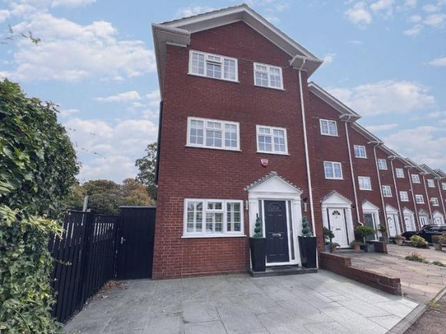 Golf Open 2026 Beach Priory. 2 bed property to rent £26,000 pcm £6,000 pw