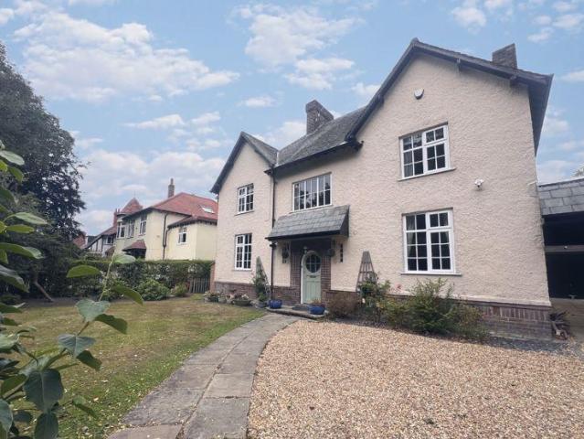 Golf Open 2026 Elm Avenue, Crosby. 4 bed property to rent £30,333 pcm £7,000 pw