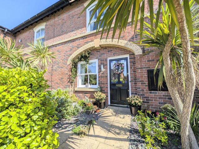 Golf Open 2026 Kingswood Park. 3 bed property to rent £28,167 pcm £6,500 pw
