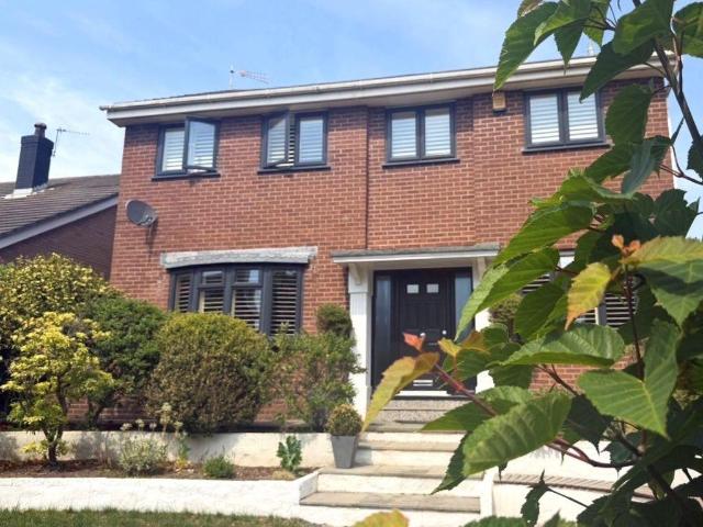 Golf Open 2026 Oxford Road. 3 bed property to rent £39,000 pcm £9,000 pw