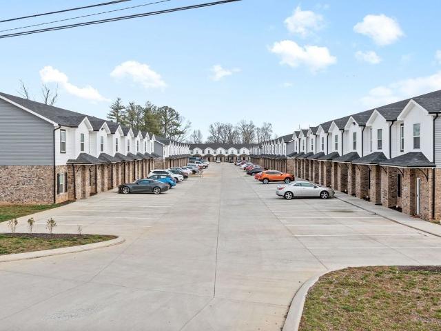 Golf Club Ln 1625 2 Bedroom Apartment for Rent at 1625 Golf Club Ln, Clarksville, TN 37043