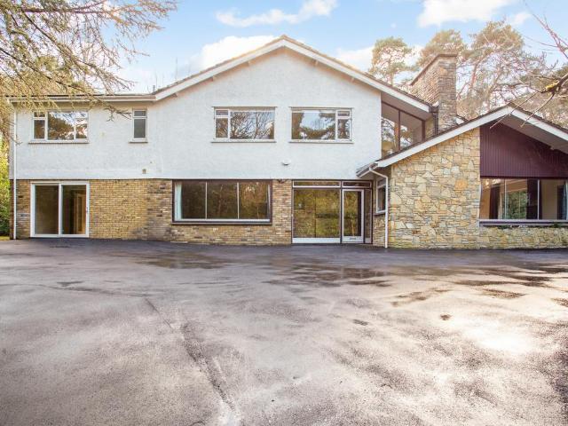 Golf Club Road, Weybridge, KT13 6 bed house to rent £6,750 pcm £1,558 pw