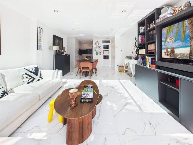 Golf Side, Twickenham, TW2