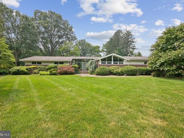 Golf View Rd, Moorestown, Home For Sale