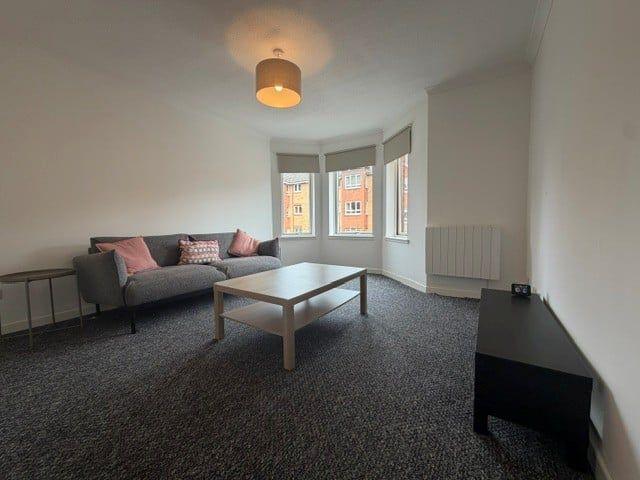Golfhill Drive, Flat 20, Glasgow, Dennistoun, G31 2NY