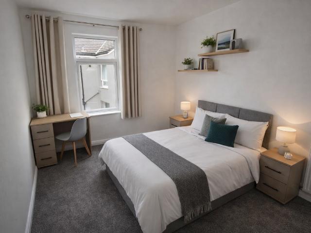 Gorton Road, Stockport SK5, Room to rent, £700 pcm | PrimeLocation