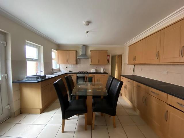 Gordon Avenue NO AGENCY FEES! 7 bed terraced house to rent £3,250 pcm £750 pw